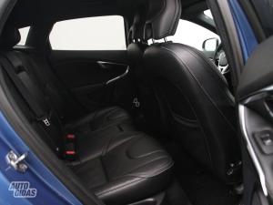 Blue Volvo V40 2018 in Vilnius, with an engine capacity of 2.00 L and mileage of 222 thousand km for 11199 €, photo 15 on AUTOMOTO.COM.LV
