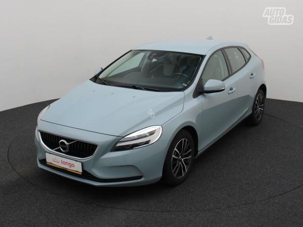 Blue Volvo V40 2018 in Vilnius, with an engine capacity of 2.00 L and mileage of 191 thousand km for 11399 €, photo 1 on AUTOMOTO.COM.LV