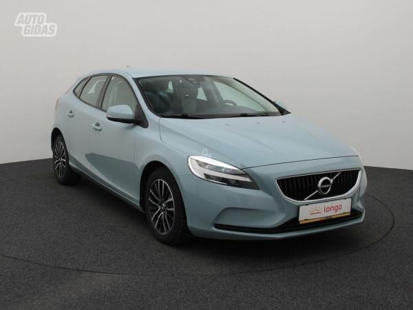 Blue Volvo V40 2018 in Vilnius, with an engine capacity of 2.00 L and mileage of 191 thousand km for 11399 €, photo 10 on AUTOMOTO.COM.LV