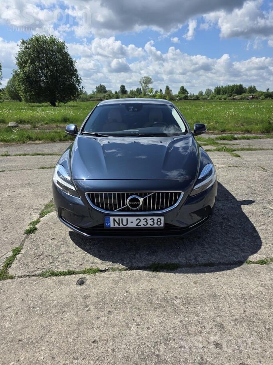 Синий Вольво В40 2018 в Рига, объемом двигателя 2.00 л и пробегом 145 тыс. км за 11900 €, фото 1 на AUTOMOTO.COM.LV