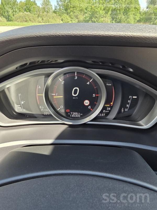 Zils Volvo V40 2018 Rīga, ar dzinēja tilpumu 2.00 L un nobraukumu 145 tūkst. km par 11900 €, foto 8 vietnē AUTOMOTO.COM.LV