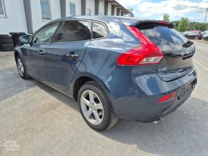Zils Volvo V40 2018 Viļņa, ar dzinēja tilpumu 2.00 L un nobraukumu 115 tūkst. km par 8190 €, foto 5 vietnē AUTOMOTO.COM.LV