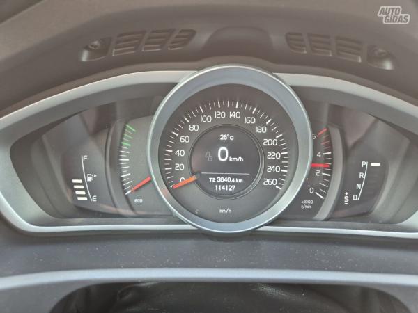 Синий Вольво В40 2018 в Вильнюс, объемом двигателя 2.00 л и пробегом 115 тыс. км за 8190 €, фото 8 на AUTOMOTO.COM.LV