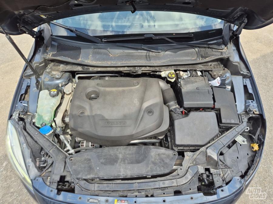Zils Volvo V40 2018 Viļņa, ar dzinēja tilpumu 2.00 L un nobraukumu 115 tūkst. km par 8190 €, foto 10 vietnē AUTOMOTO.COM.LV