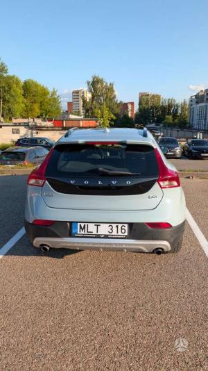 Zils Volvo V40 2018 Viļņa, ar dzinēja tilpumu 1.97 L un nobraukumu 193 tūkst. km par 11000 €, foto 6 vietnē AUTOMOTO.COM.LV