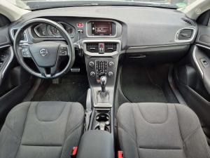 Blue Volvo V40 2018 in Vilnius, with an engine capacity of 1.97 L and mileage of 114 thousand km for 8190 €, photo 7 on AUTOMOTO.COM.LV