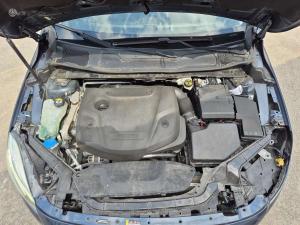Blue Volvo V40 2018 in Vilnius, with an engine capacity of 1.97 L and mileage of 114 thousand km for 8190 €, photo 10 on AUTOMOTO.COM.LV
