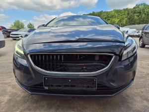 Blue Volvo V40 2018 in Vilnius, with an engine capacity of 1.97 L and mileage of 114 thousand km for 8190 €, photo 11 on AUTOMOTO.COM.LV