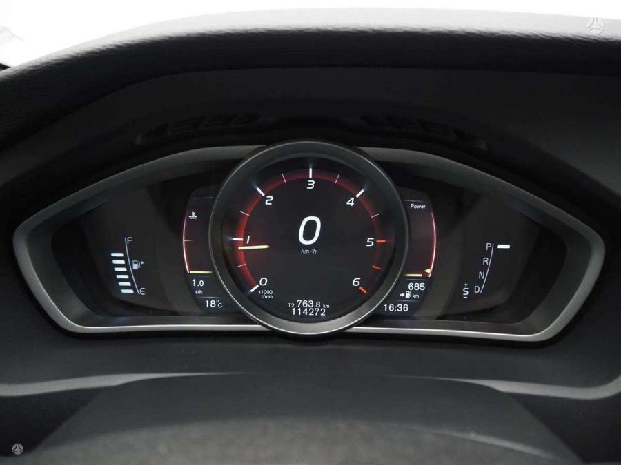 Синий Вольво В40 2018 в Вильнюс, объемом двигателя 1.97 л и пробегом 118 тыс. км за 15000 €, фото 20 на AUTOMOTO.COM.LV