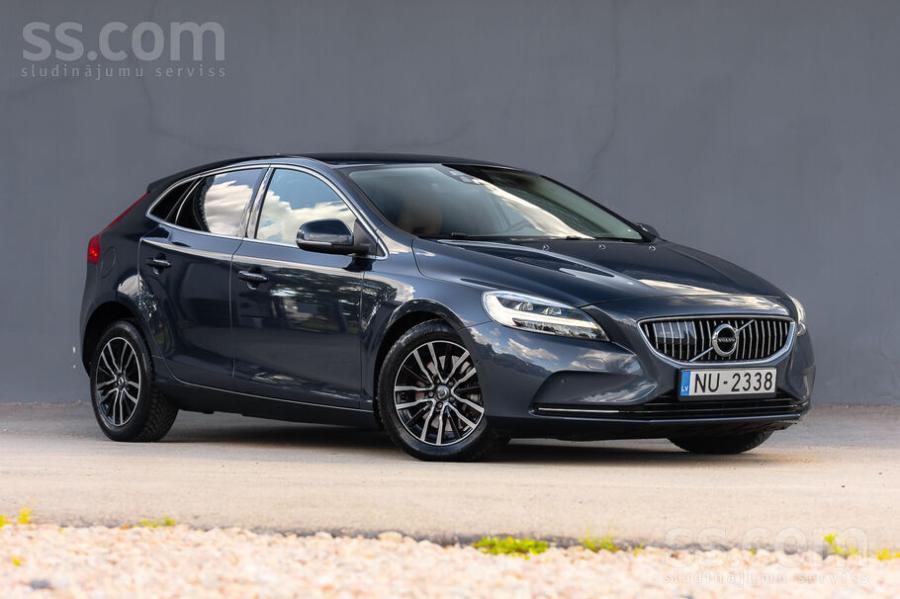 Zils Volvo V40 2018 Jelgava, ar dzinēja tilpumu 2.00 L un nobraukumu 148 tūkst. km par 12500 €, foto 4 vietnē AUTOMOTO.COM.LV