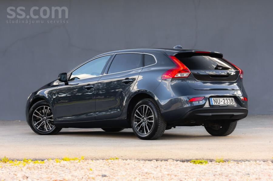 Zils Volvo V40 2018 Jelgava, ar dzinēja tilpumu 2.00 L un nobraukumu 148 tūkst. km par 12500 €, foto 5 vietnē AUTOMOTO.COM.LV