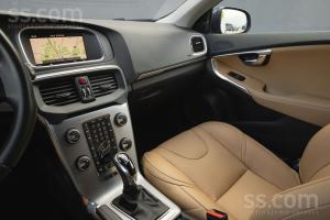 Zils Volvo V40 2018 Jelgava, ar dzinēja tilpumu 2.00 L un nobraukumu 148 tūkst. km par 12500 €, foto 11 vietnē AUTOMOTO.COM.LV