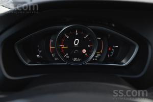 Zils Volvo V40 2018 Jelgava, ar dzinēja tilpumu 2.00 L un nobraukumu 148 tūkst. km par 12500 €, foto 16 vietnē AUTOMOTO.COM.LV