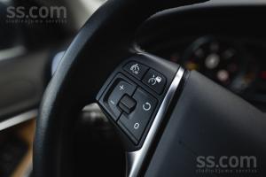 Zils Volvo V40 2018 Jelgava, ar dzinēja tilpumu 2.00 L un nobraukumu 148 tūkst. km par 12500 €, foto 18 vietnē AUTOMOTO.COM.LV
