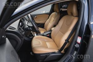 Zils Volvo V40 2018 Jelgava, ar dzinēja tilpumu 2.00 L un nobraukumu 148 tūkst. km par 12500 €, foto 22 vietnē AUTOMOTO.COM.LV