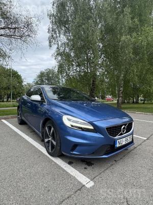 Zils Volvo V40 2019 Rīga, ar dzinēja tilpumu 1.50 L un nobraukumu 185 tūkst. km par 11950 €, foto 4 vietnē AUTOMOTO.COM.LV