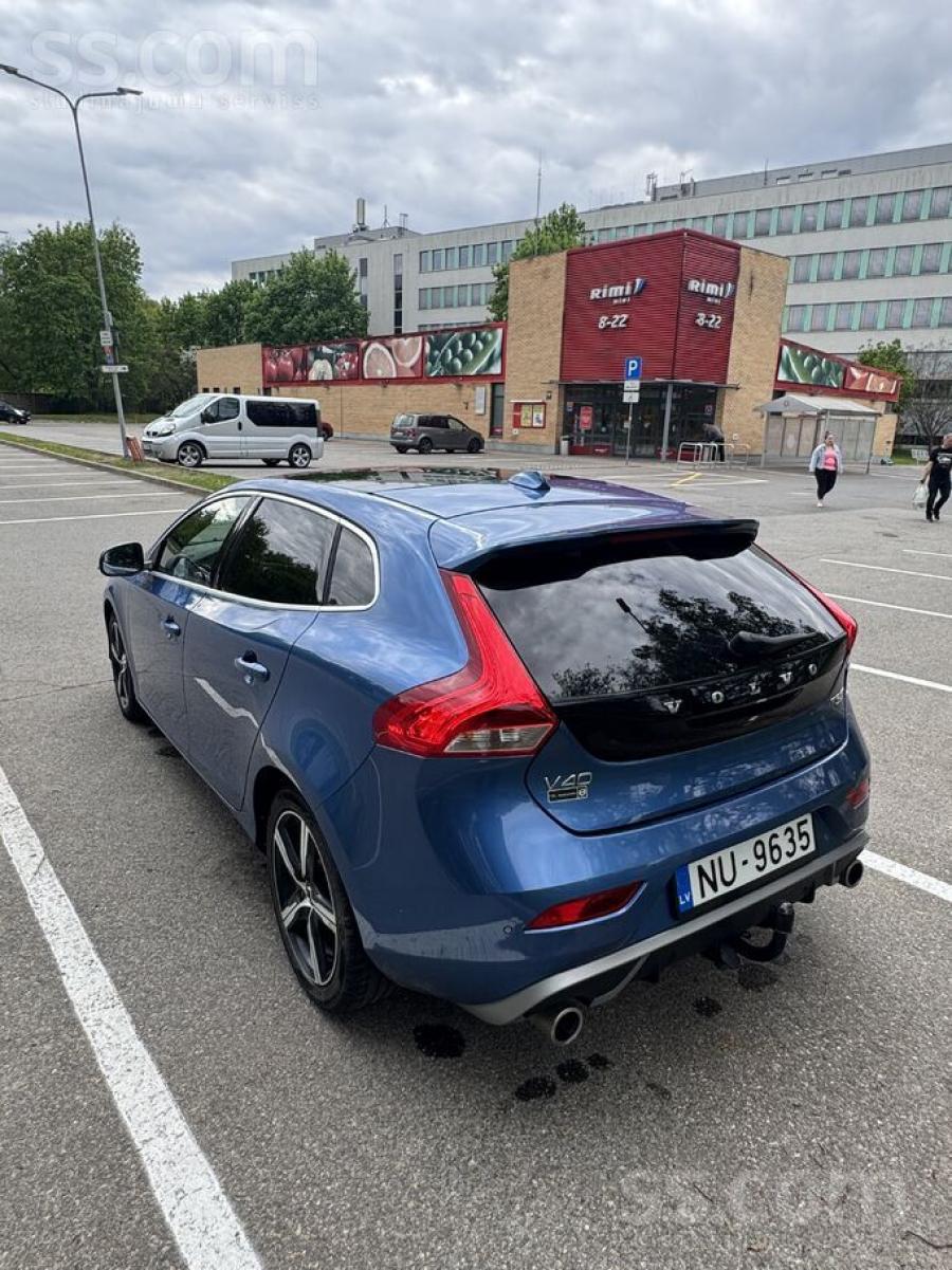 Zils Volvo V40 2019 Rīga, ar dzinēja tilpumu 1.50 L un nobraukumu 185 tūkst. km par 11950 €, foto 7 vietnē AUTOMOTO.COM.LV