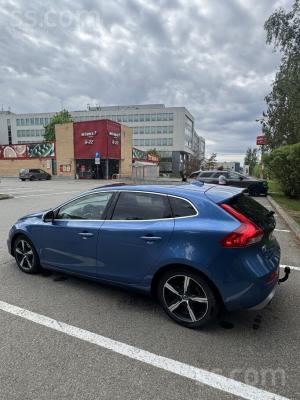 Zils Volvo V40 2019 Rīga, ar dzinēja tilpumu 1.50 L un nobraukumu 185 tūkst. km par 11950 €, foto 8 vietnē AUTOMOTO.COM.LV