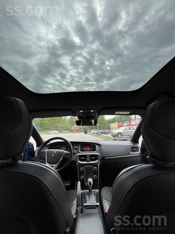 Zils Volvo V40 2019 Rīga, ar dzinēja tilpumu 1.50 L un nobraukumu 185 tūkst. km par 11950 €, foto 9 vietnē AUTOMOTO.COM.LV