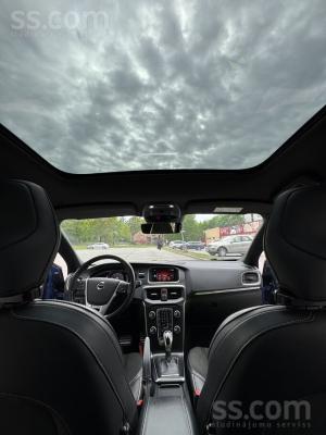 Zils Volvo V40 2019 Rīga, ar dzinēja tilpumu 1.50 L un nobraukumu 185 tūkst. km par 11950 €, foto 10 vietnē AUTOMOTO.COM.LV