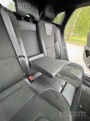 Zils Volvo V40 2019 Rīga, ar dzinēja tilpumu 1.50 L un nobraukumu 185 tūkst. km par 11950 €, foto 12 vietnē AUTOMOTO.COM.LV