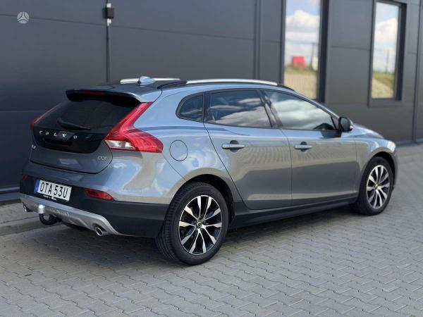 Blue Volvo V40 2019 in Vilnius, with an engine capacity of 1.97 L and mileage of 312 thousand km for 8800 €, photo 2 on AUTOMOTO.COM.LV