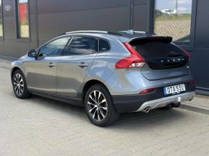 Blue Volvo V40 2019 in Vilnius, with an engine capacity of 1.97 L and mileage of 312 thousand km for 8800 €, photo 5 on AUTOMOTO.COM.LV