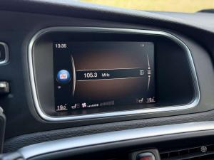 Blue Volvo V40 2019 in Vilnius, with an engine capacity of 1.97 L and mileage of 312 thousand km for 8800 €, photo 17 on AUTOMOTO.COM.LV