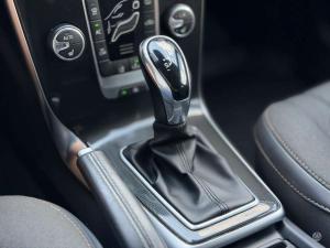 Blue Volvo V40 2019 in Vilnius, with an engine capacity of 1.97 L and mileage of 312 thousand km for 8800 €, photo 20 on AUTOMOTO.COM.LV