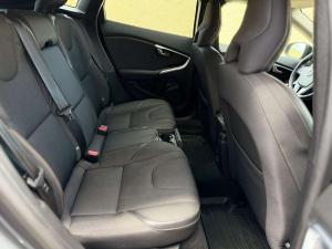 Blue Volvo V40 2019 in Vilnius, with an engine capacity of 1.97 L and mileage of 312 thousand km for 8800 €, photo 27 on AUTOMOTO.COM.LV