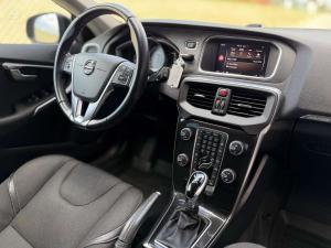 Blue Volvo V40 2019 in Vilnius, with an engine capacity of 1.97 L and mileage of 312 thousand km for 8800 €, photo 29 on AUTOMOTO.COM.LV