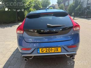 Blue Volvo V40 2019 in Riga, with an engine capacity of 2.00 L and mileage of 178 thousand km for 14499 €, photo 9 on AUTOMOTO.COM.LV