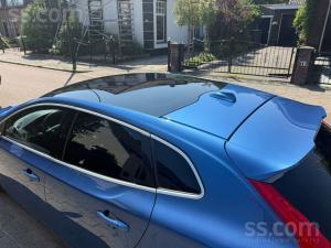 Blue Volvo V40 2019 in Riga, with an engine capacity of 2.00 L and mileage of 178 thousand km for 14499 €, photo 10 on AUTOMOTO.COM.LV