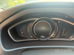 Blue Volvo V40 2019 in Riga, with an engine capacity of 2.00 L and mileage of 178 thousand km for 14499 €, photo 18 on AUTOMOTO.COM.LV