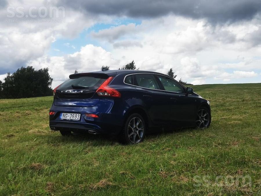 Zils Volvo V40 2015 Rīga, ar dzinēja tilpumu 2.00 L un nobraukumu 253 tūkst. km par 7200 €, foto 5 vietnē AUTOMOTO.COM.LV