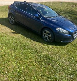 Zils Volvo V40 2015 Cēsis, ar dzinēja tilpumu 2.00 L un nobraukumu 206 tūkst. km par 5300 €, foto  vietnē AUTOMOTO.COM.LV