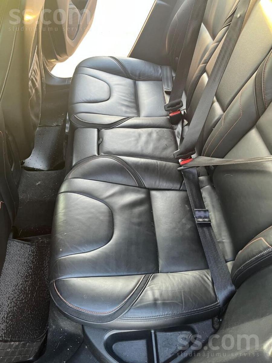 Zils Volvo V40 2015 Cēsis, ar dzinēja tilpumu 2.00 L un nobraukumu 206 tūkst. km par 5300 €, foto 14 vietnē AUTOMOTO.COM.LV
