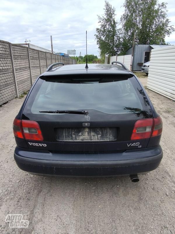Blue Volvo V40 1998 in Panevezys, with an engine capacity of 1.60 L and mileage of 170 thousand km for 250 €, photo 3 on AUTOMOTO.COM.LV