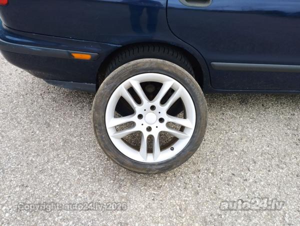 Zils Volvo V40 1998 Tartu, ar dzinēja tilpumu 1.60 L un nobraukumu 260 tūkst. km par 500 €, foto 5 vietnē AUTOMOTO.COM.LV
