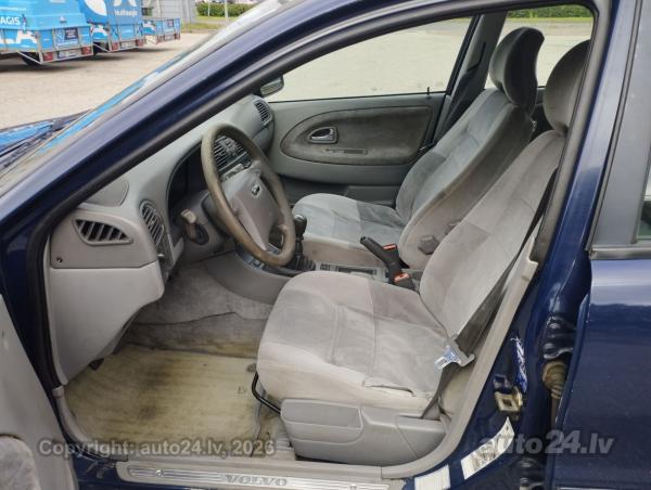 Zils Volvo V40 1998 Tartu, ar dzinēja tilpumu 1.60 L un nobraukumu 260 tūkst. km par 500 €, foto 6 vietnē AUTOMOTO.COM.LV