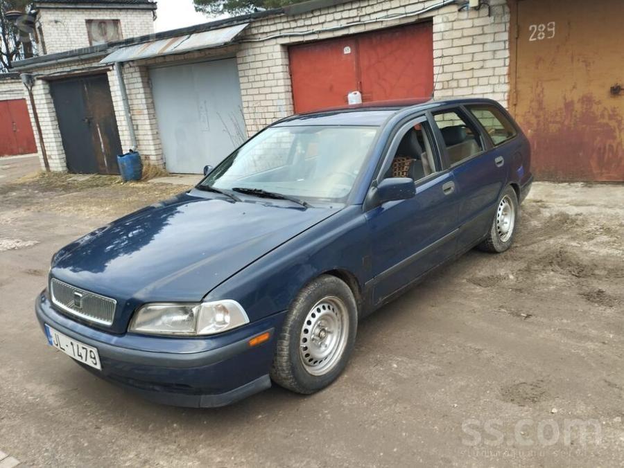 Blue Volvo V40 1999 in Riga, with an engine capacity of 1.90 L and mileage of 391 thousand km for 1100 €, photo 1 on AUTOMOTO.COM.LV