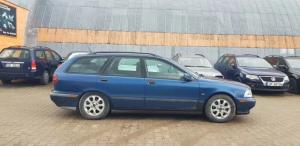 Blue Volvo V40 1999 in Valmiera, with an engine capacity of 1.90 L and mileage of 312 thousand km for 1000 €, photo 3 on AUTOMOTO.COM.LV
