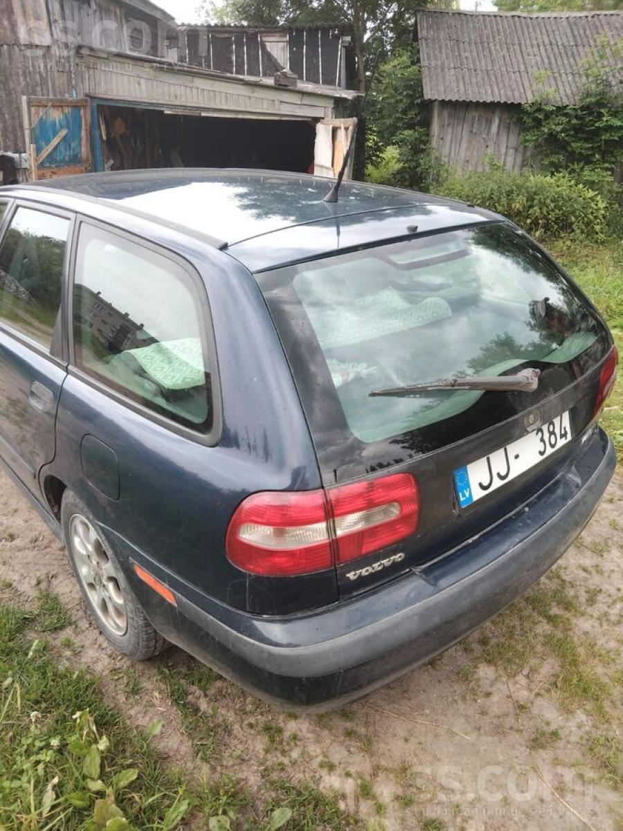 Zils Volvo V40 2000 Daugavpils, ar dzinēja tilpumu 1.90 L un nobraukumu 235 tūkst. km par 1600 €, foto 2 vietnē AUTOMOTO.COM.LV