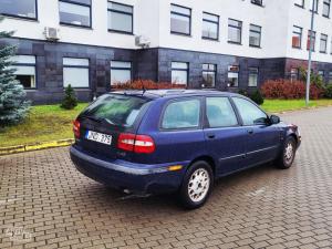 Blue Volvo V40 2001 in Vilnius, with an engine capacity of 1.90 L and mileage of 290 thousand km for 850 €, photo 24 on AUTOMOTO.COM.LV