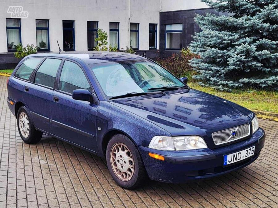 Zils Volvo V40 2001 Viļņa, ar dzinēja tilpumu 1.90 L un nobraukumu 350 tūkst. km par 850 €, foto 12 vietnē AUTOMOTO.COM.LV