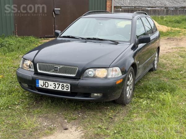 Синий Вольво В40 2001 в Прейли, объемом двигателя 1.90 л и пробегом 334 тыс. км за 850 €, фото 1 на AUTOMOTO.COM.LV
