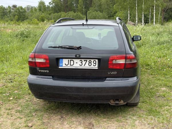 Синий Вольво В40 2001 в Прейли, объемом двигателя 1.90 л и пробегом 334 тыс. км за 850 €, фото 4 на AUTOMOTO.COM.LV