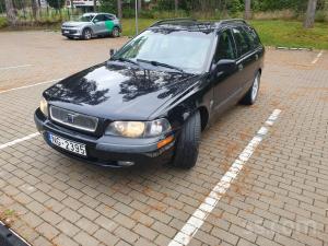 Синий Вольво В40 2001 в Рига, объемом двигателя 2.00 л и пробегом 267 тыс. км за 800 €, фото  на AUTOMOTO.COM.LV