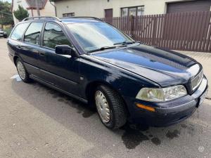 Blue Volvo V40 2001 in Kaunas, with an engine capacity of 1.87 L and mileage of 235 thousand km for 650 €, photo 5 on AUTOMOTO.COM.LV