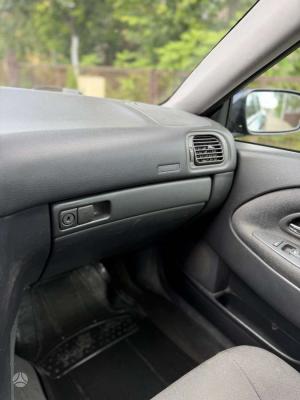 Blue Volvo V40 2001 in Kaunas, with an engine capacity of 1.87 L and mileage of 235 thousand km for 650 €, photo 24 on AUTOMOTO.COM.LV